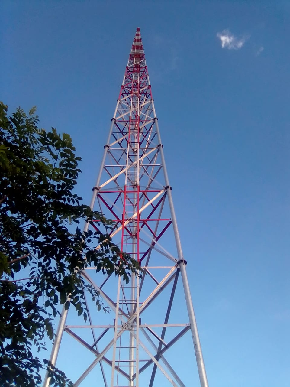 TOWER TRIPOLE SST - Mega Tower